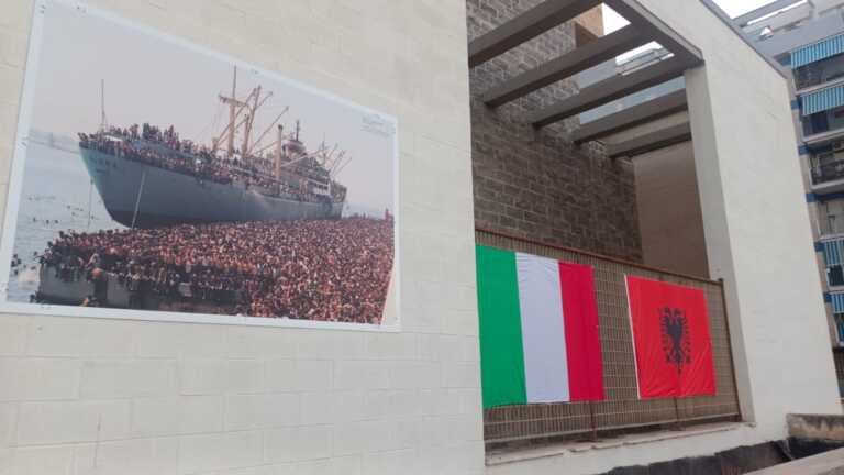 Bari, 33 anni fa l'arrivo della Vlora: Leccese presenta la ...