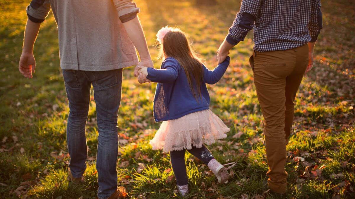 Adozioni ai single, a Bari tre casi "particolari" anticipano la Consulta