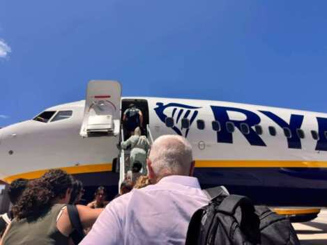 Otto ore di ritardo per il volo Ryanair Bari-Torino