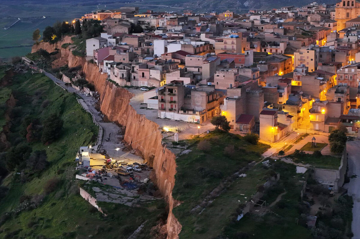 Frana a Niscemi: oltre 1.500 sfollati, la collina scivola verso Gela ...